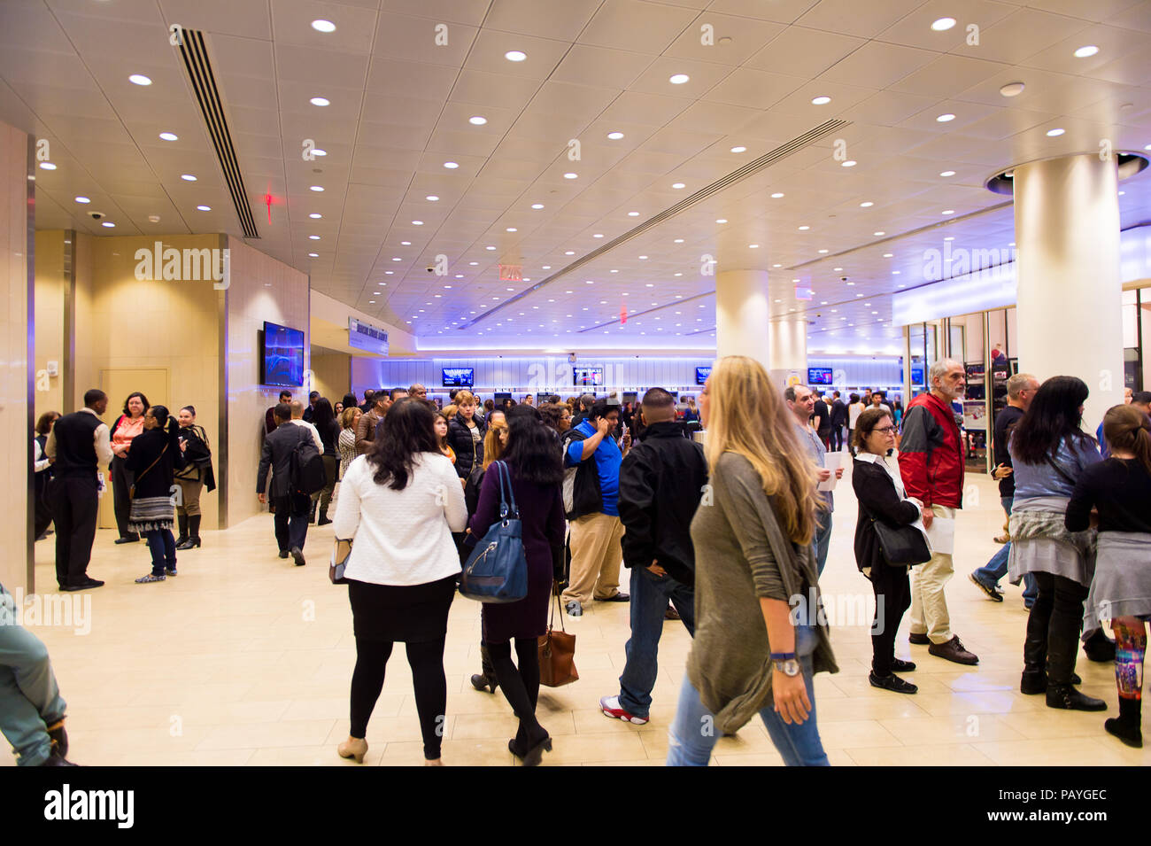 Madison square garden stadium concert hi-res stock photography and ...