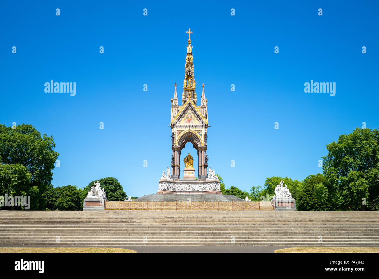 Albert memorial statue hi-res stock photography and images - Alamy