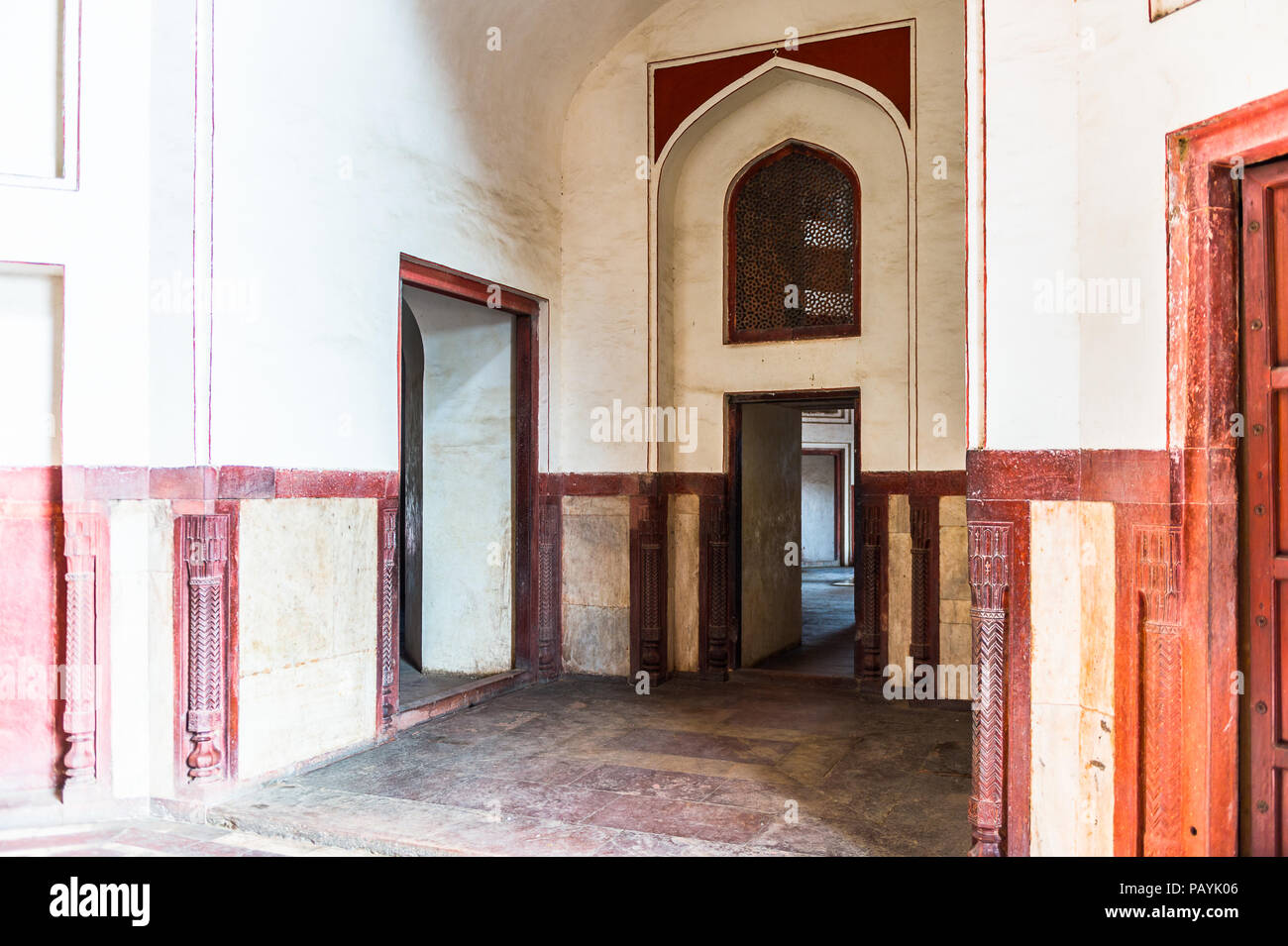 DELHI, INDIA - JAN 18, 2016: Interior of tje Humayun's Mausoleum,the ...