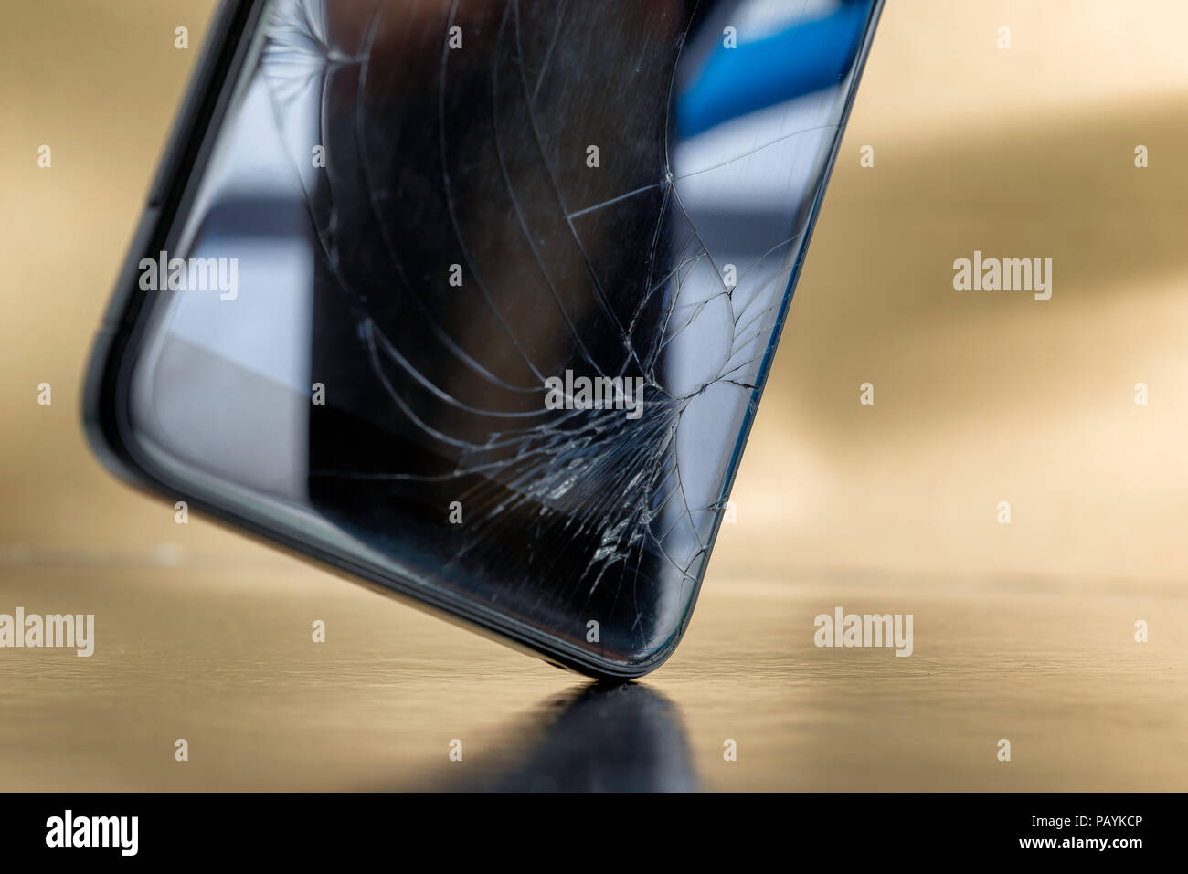 Broken technology hi-res stock photography and images - Alamy