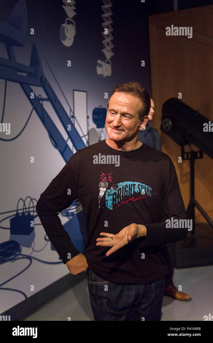 LOS ANGELES, USA - SEP 28, 2015: Robin Williams in the Madame Tussauds ...