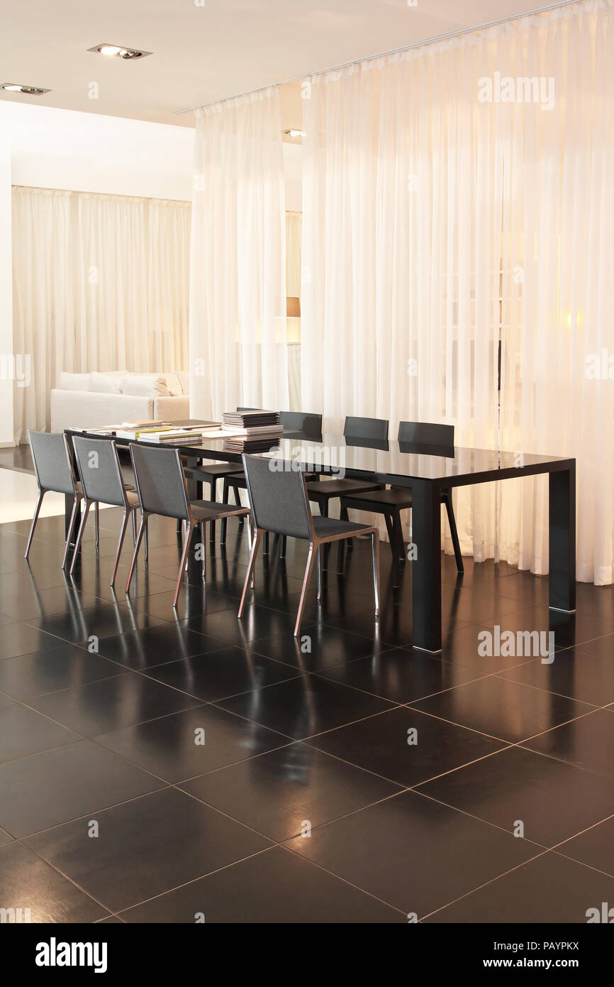 Eight chairs hi-res stock photography and images - Alamy