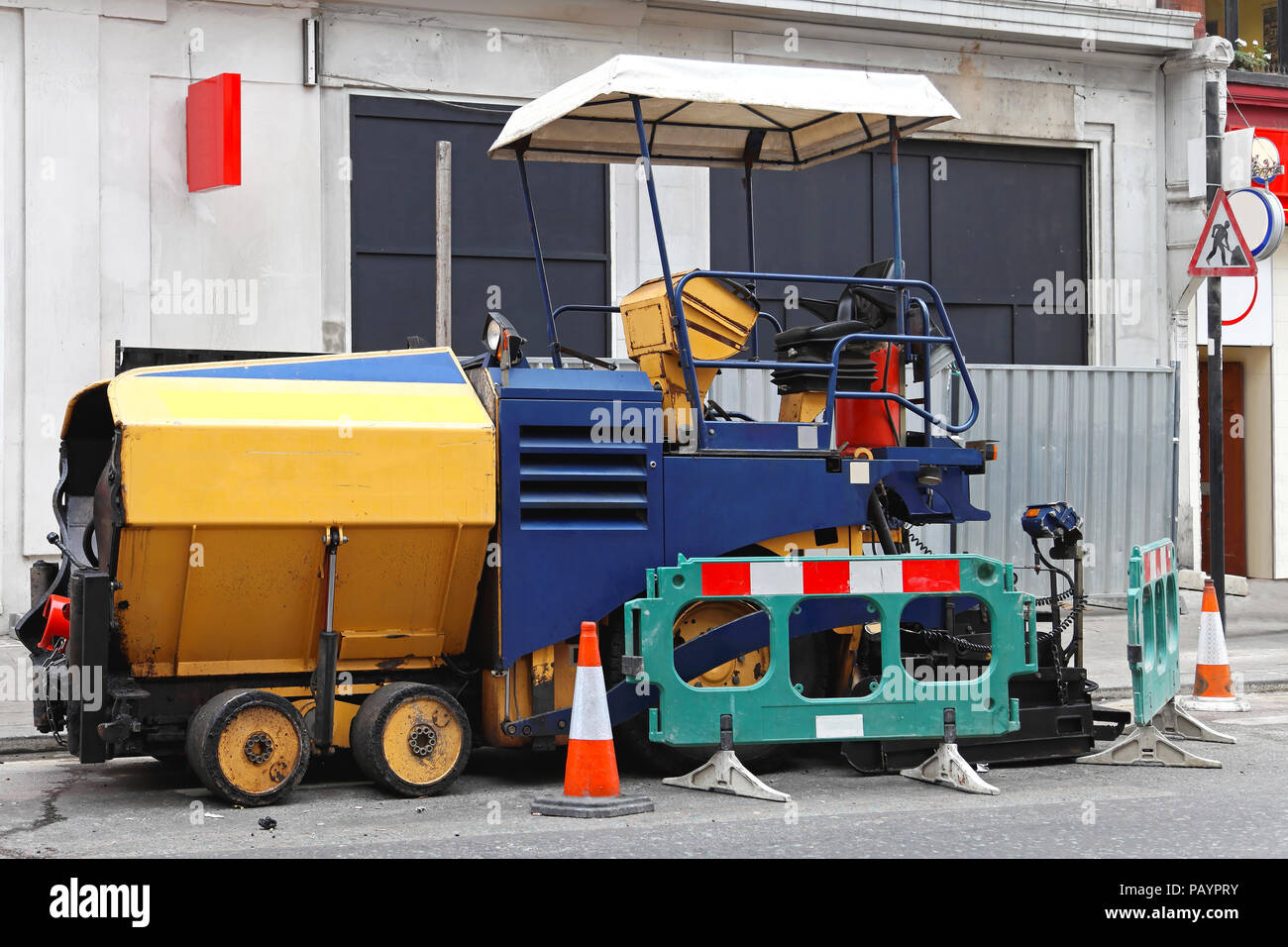 Road surfacing equipment hi-res stock photography and images - Alamy