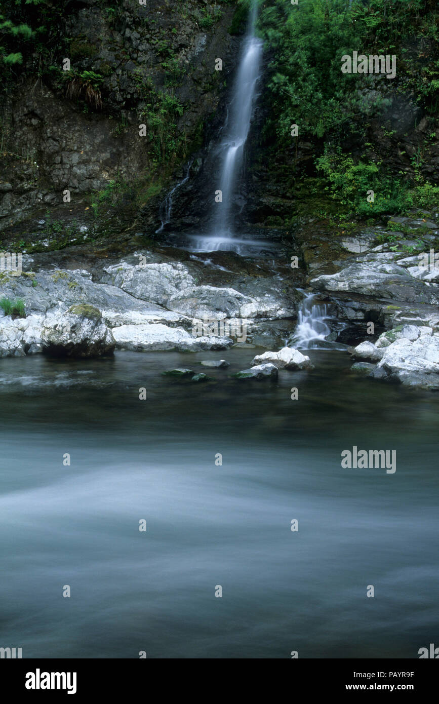 Lower cascade bridge hi-res stock photography and images - Alamy