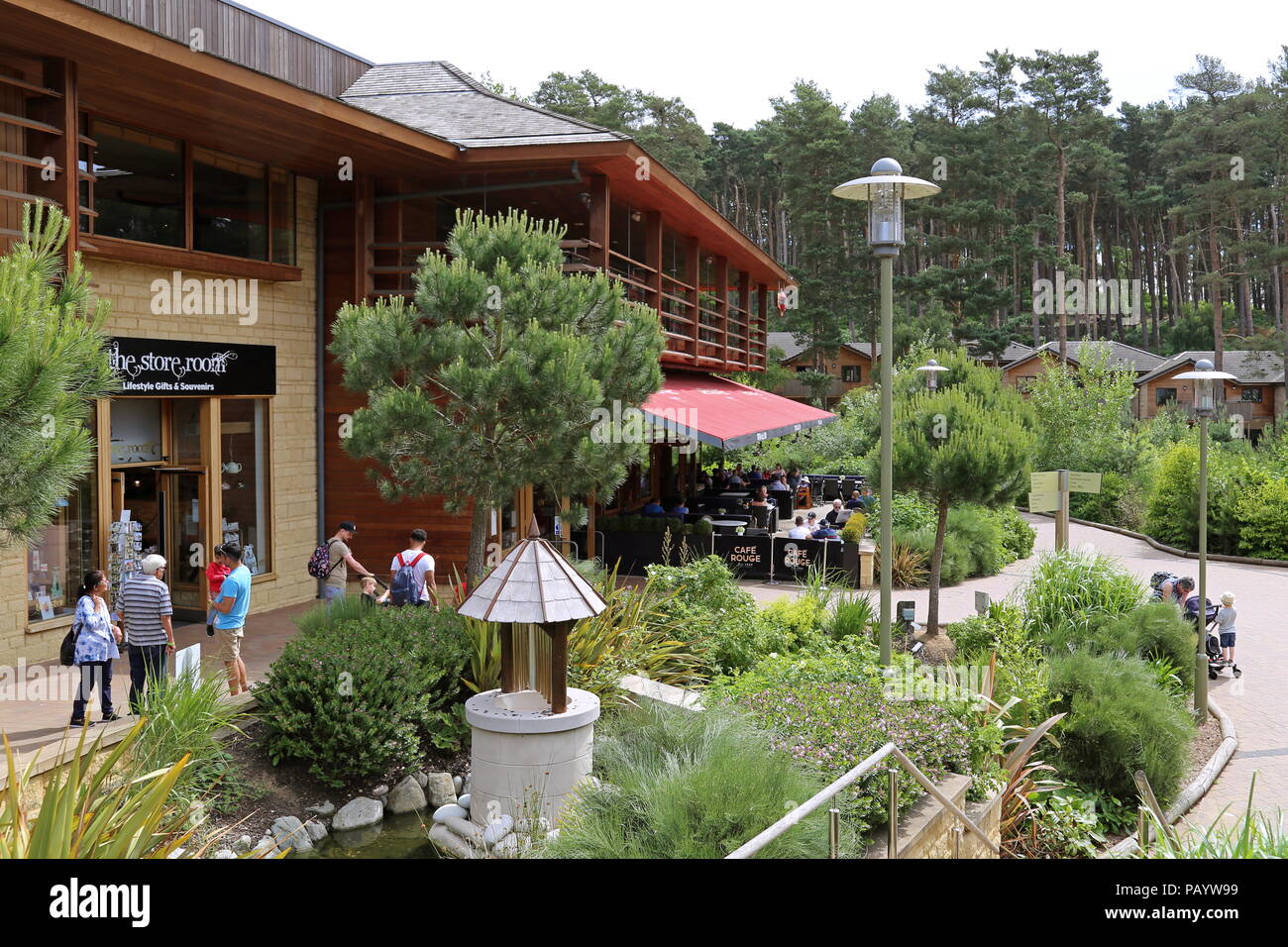 Restaurants center parcs hi-res stock photography and images - Alamy