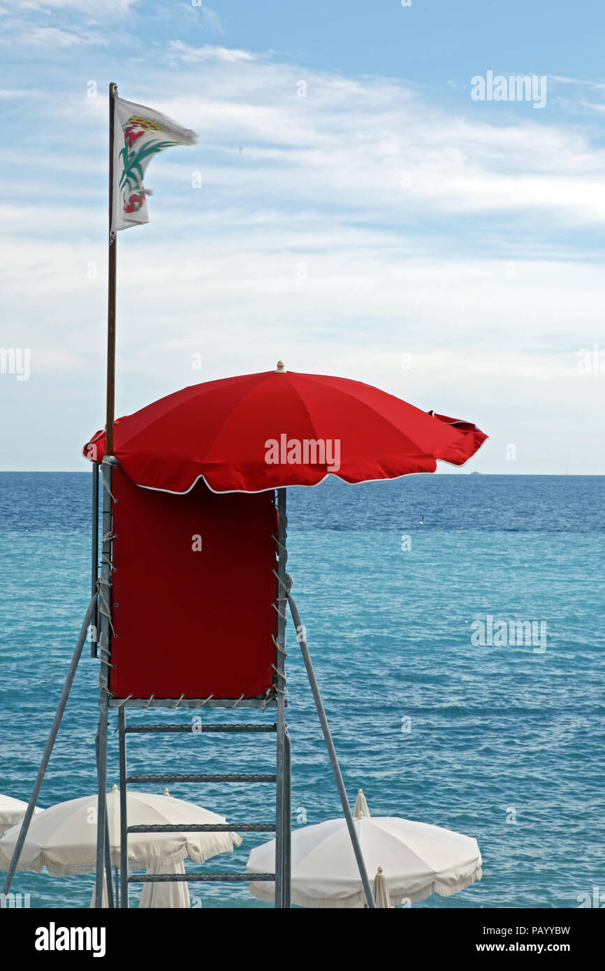 Blue lifeguard tower hi-res stock photography and images - Alamy