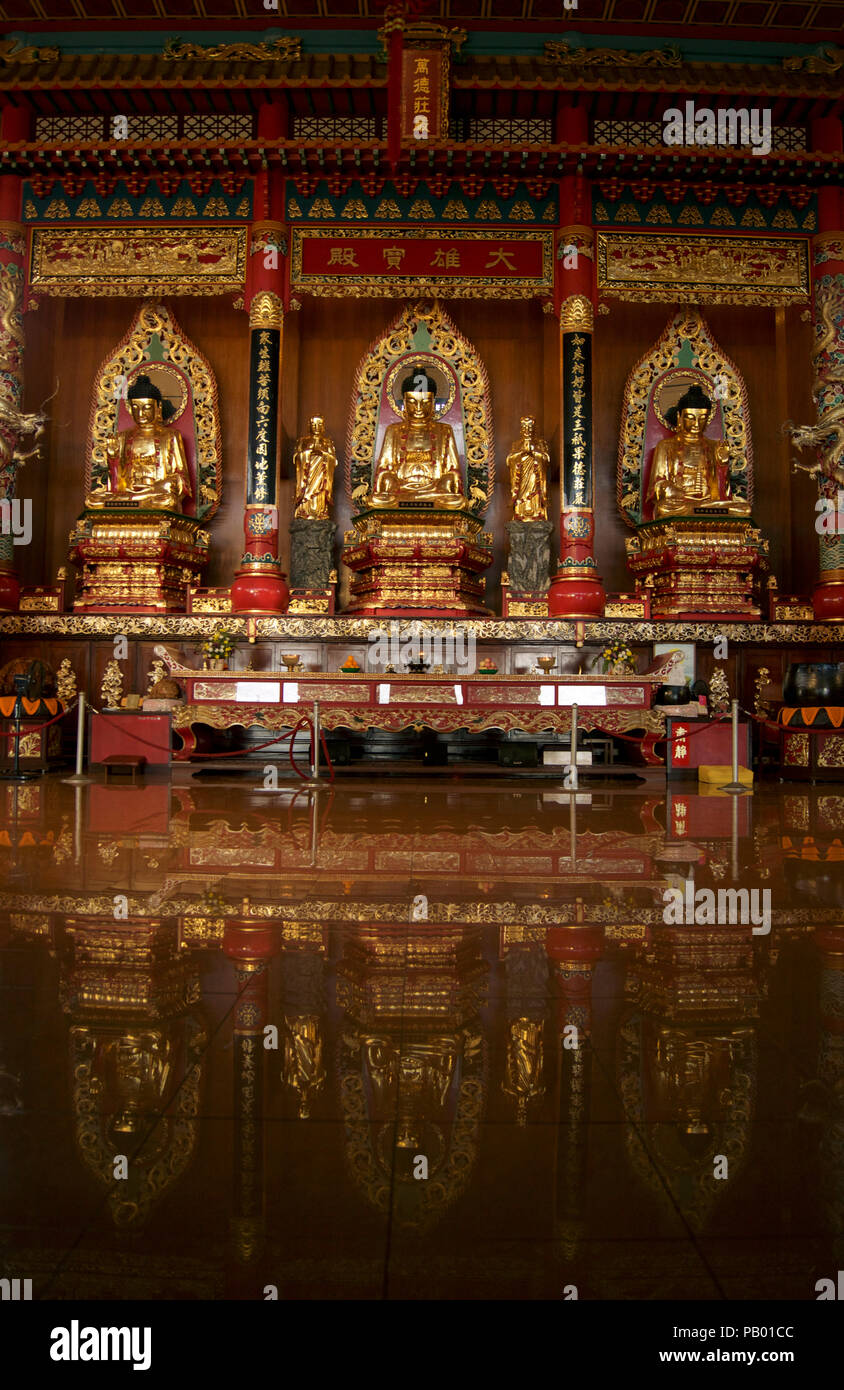buddhist temple in northern borneo Stock Photo - Alamy