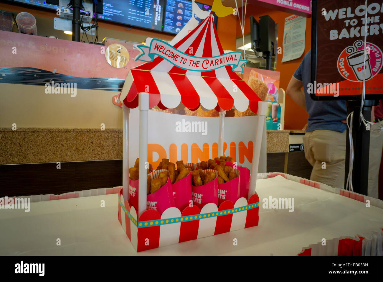 Dunkin donuts order hi-res stock photography and images - Alamy