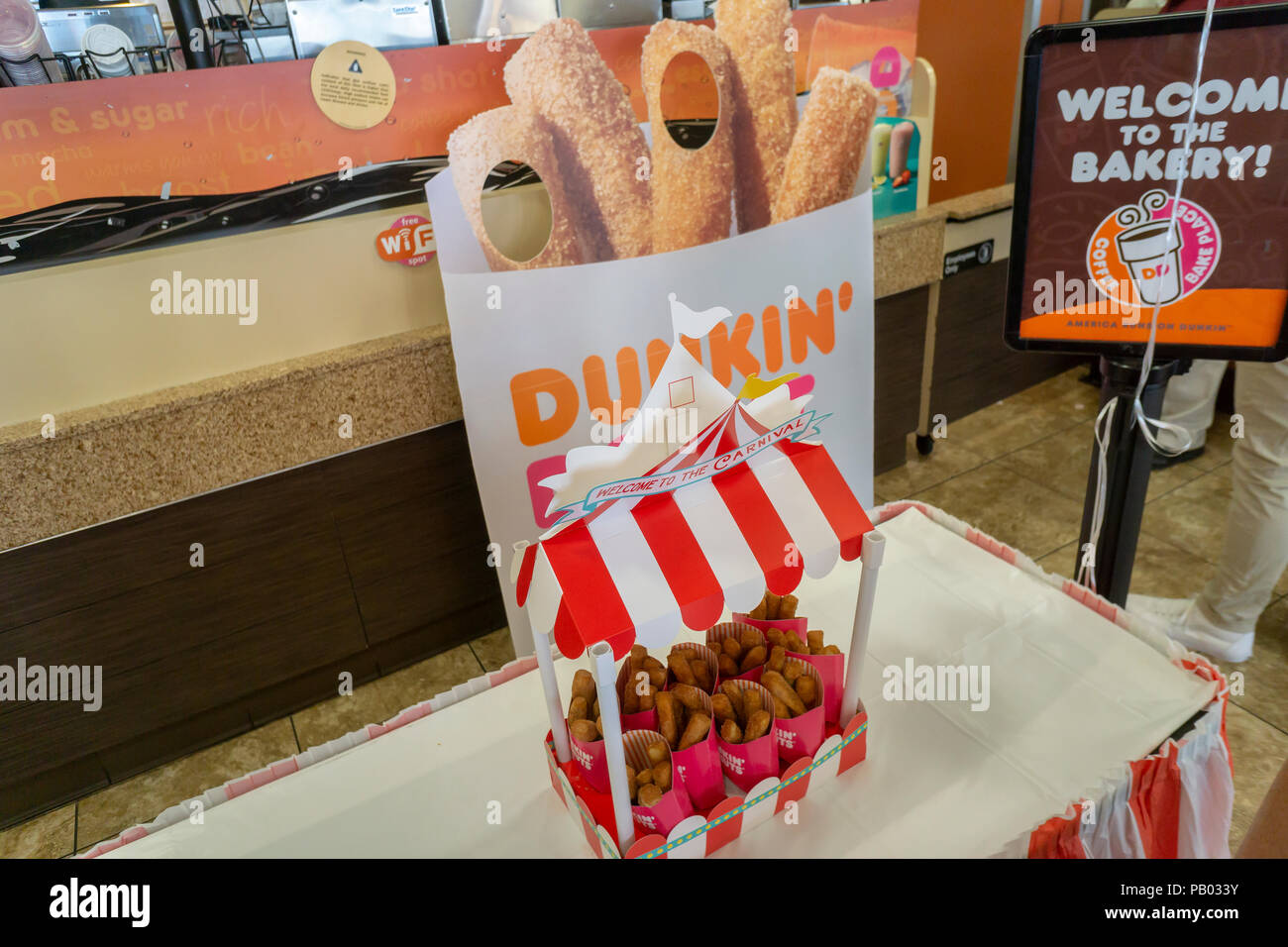 Dunkin donut fries hi-res stock photography and images - Alamy