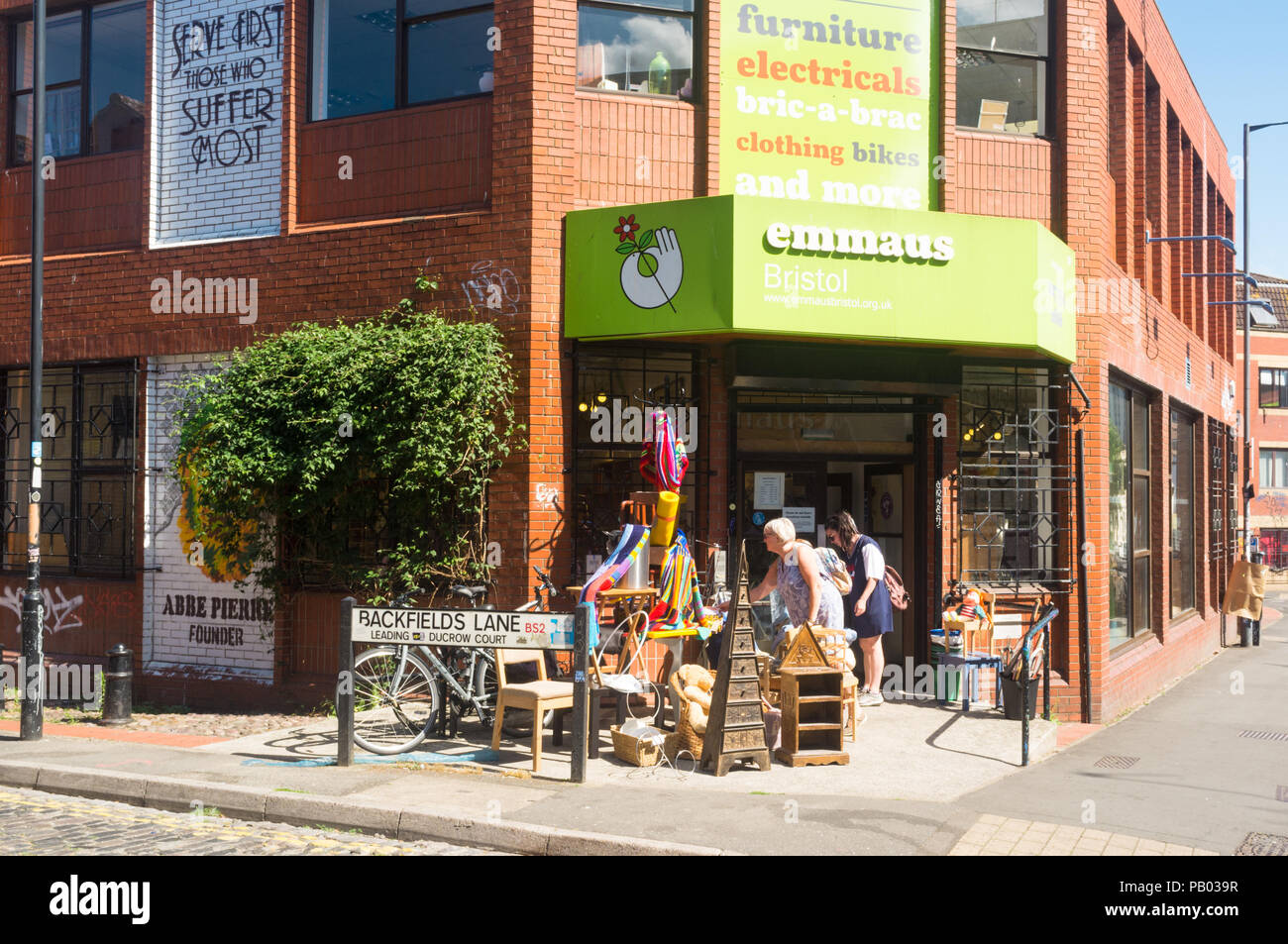 Emmaus charity shop hi-res stock photography and images - Alamy