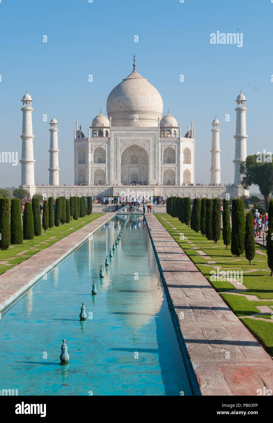Taj Mahal early morning with reflection in water Stock Photo - Alamy