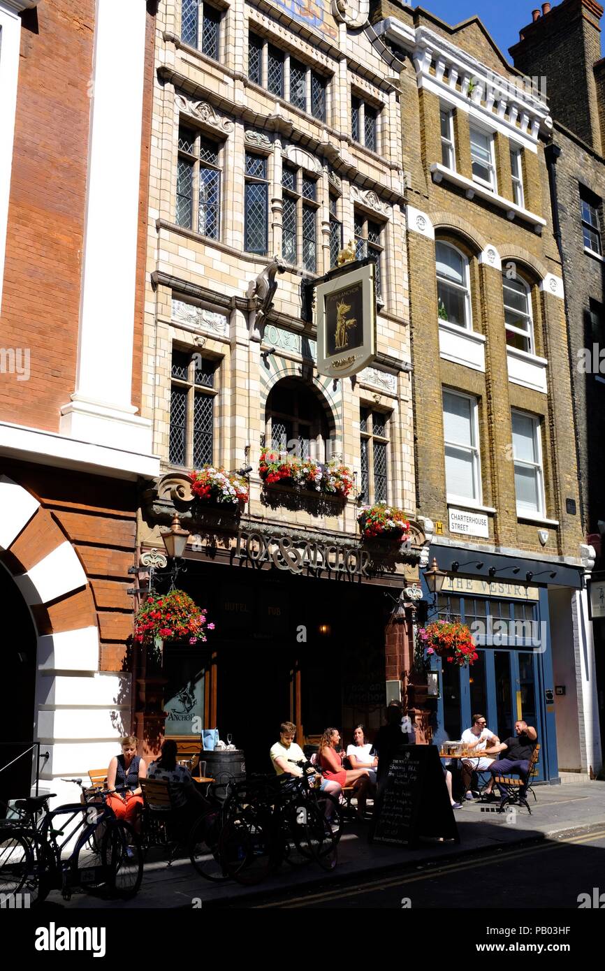 Fox and anchor london hi-res stock photography and images - Alamy