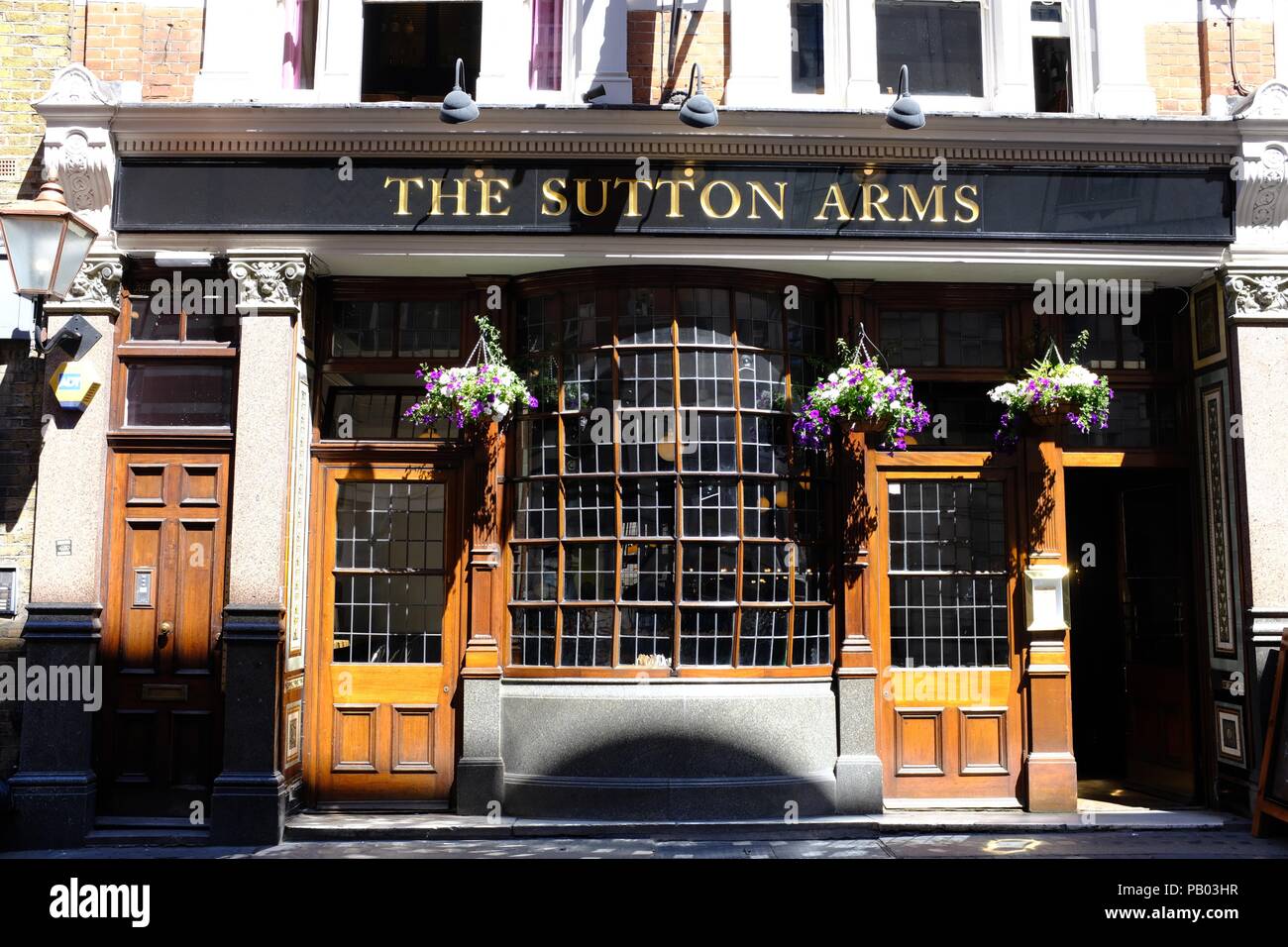 The sutton arms barbican hi-res stock photography and images - Alamy