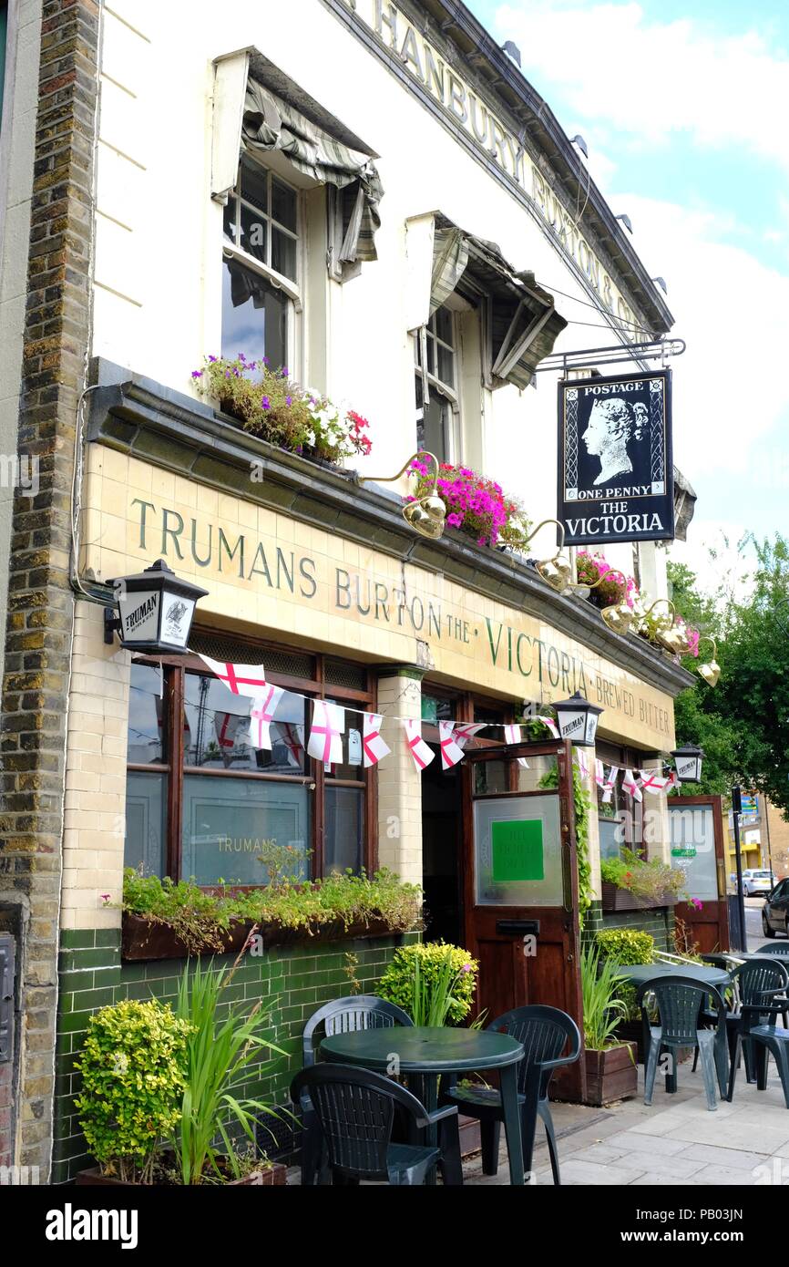 The Victoria Pub, Bermondsey, London, England Stock Photo - Alamy