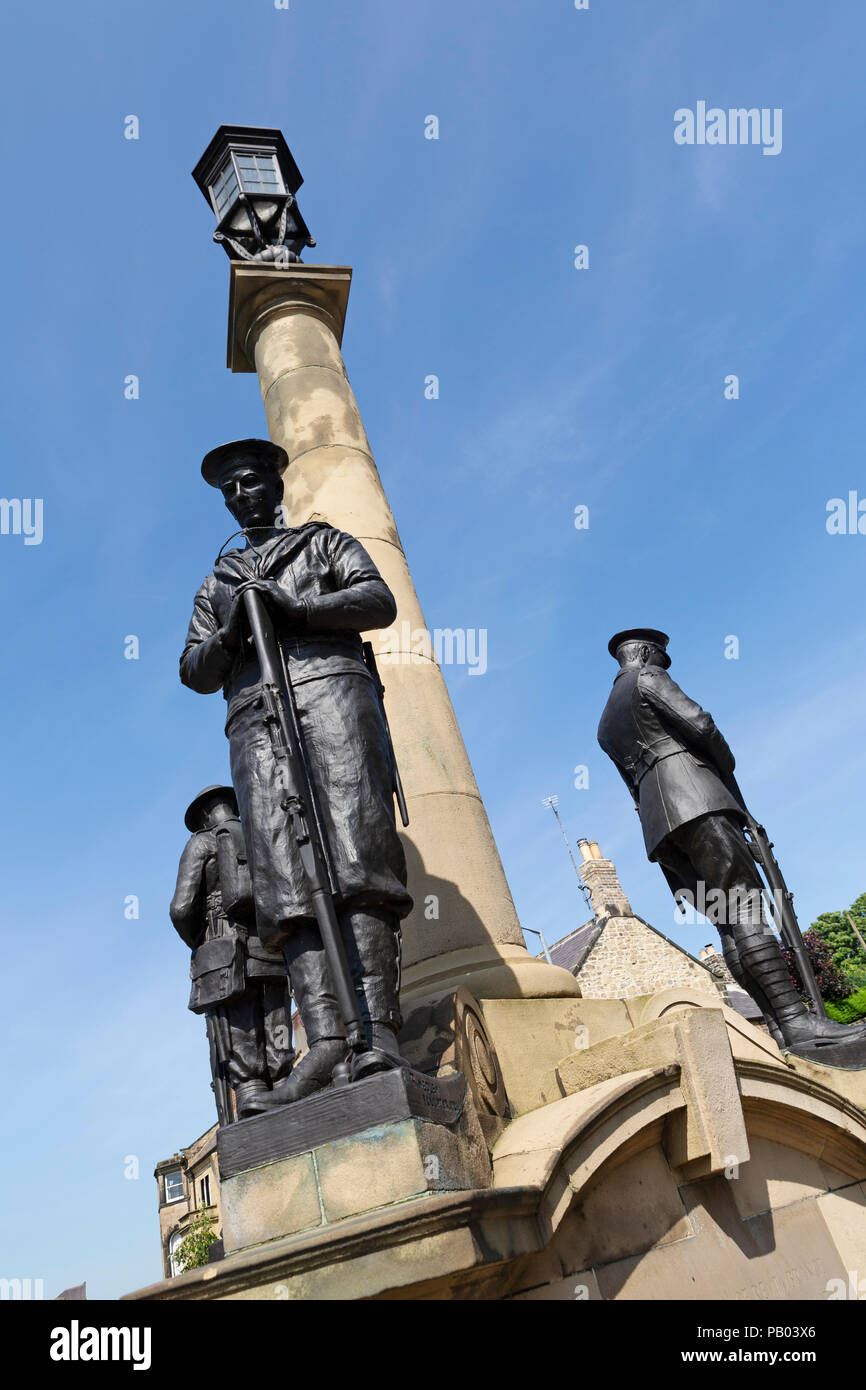 Bowed heads hi-res stock photography and images - Alamy