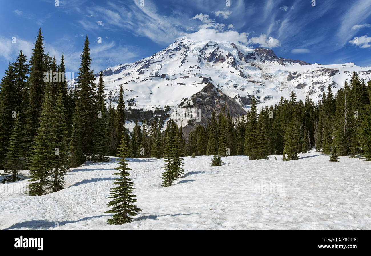 Mount rainier at horizon hi-res stock photography and images - Alamy