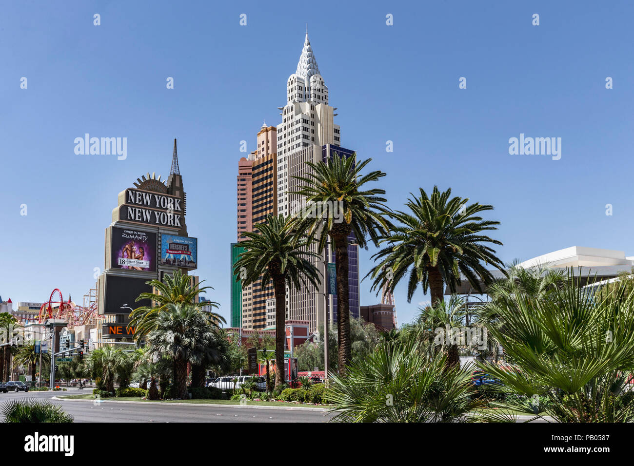 High rise building skyscraper hi-res stock photography and images - Alamy