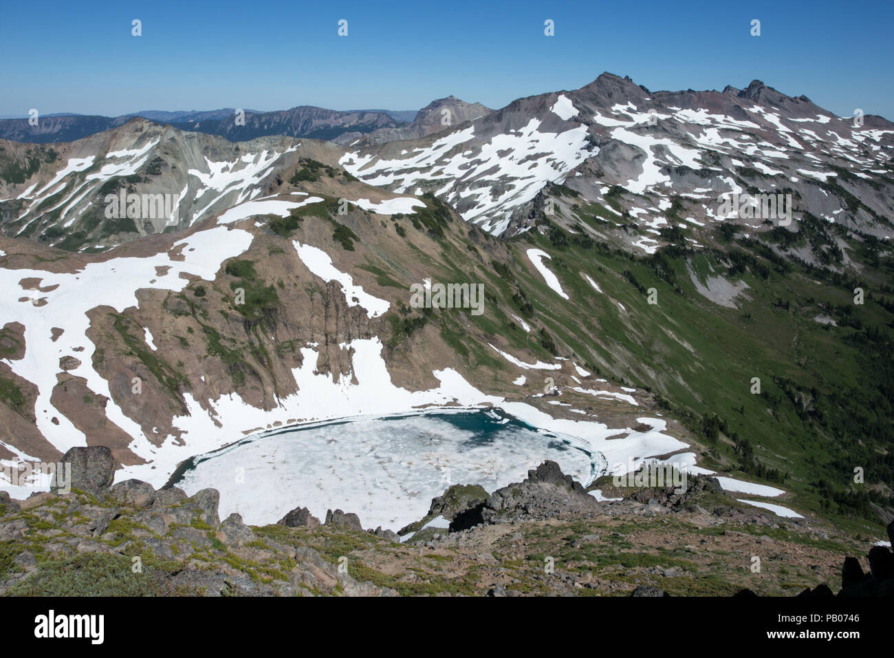 Goat Lake and Old Snowy Mountain, Goat Rocks Wilderness, Washington ...