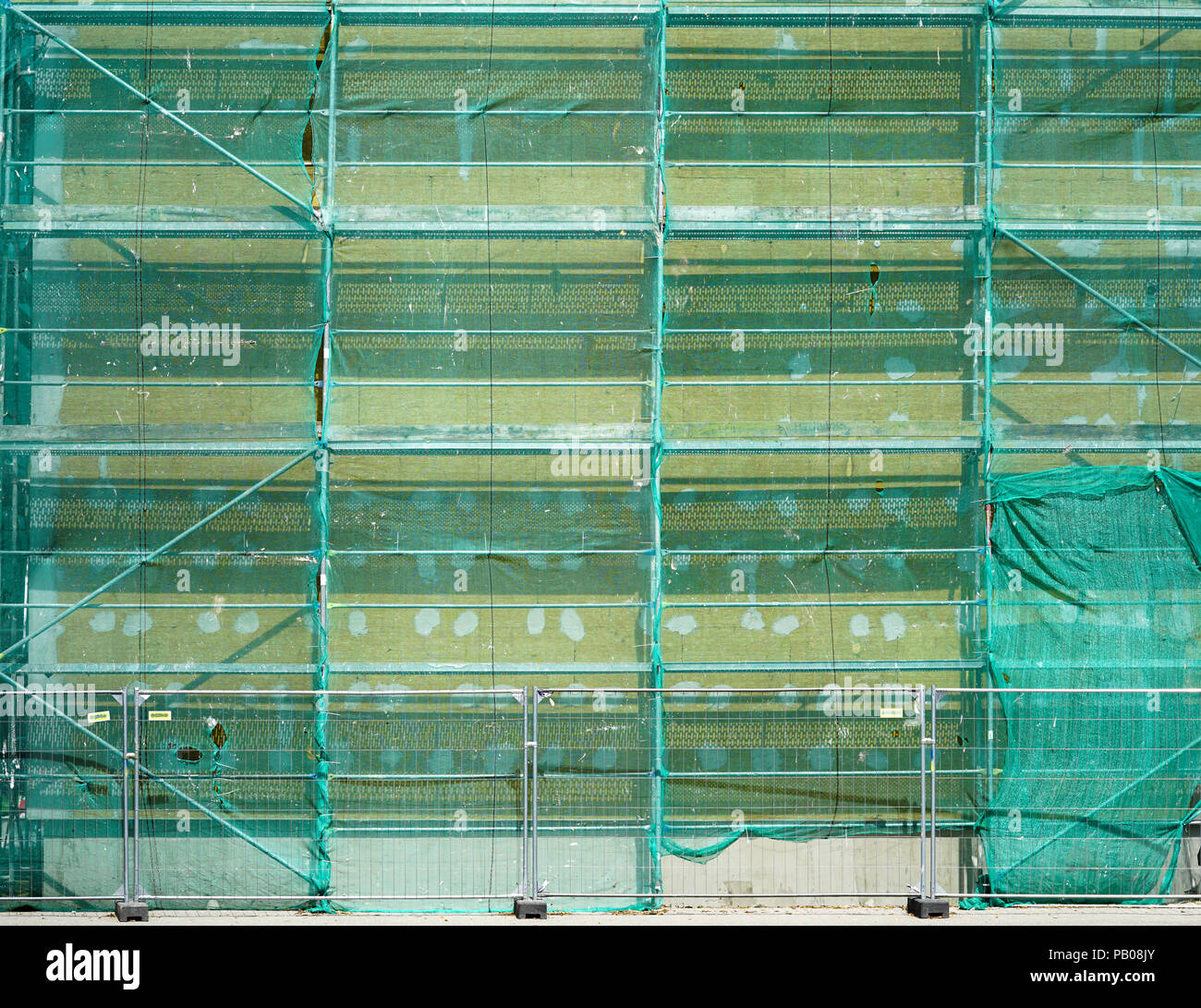 nylon net covers assembled scaffolding Stock Photo - Alamy
