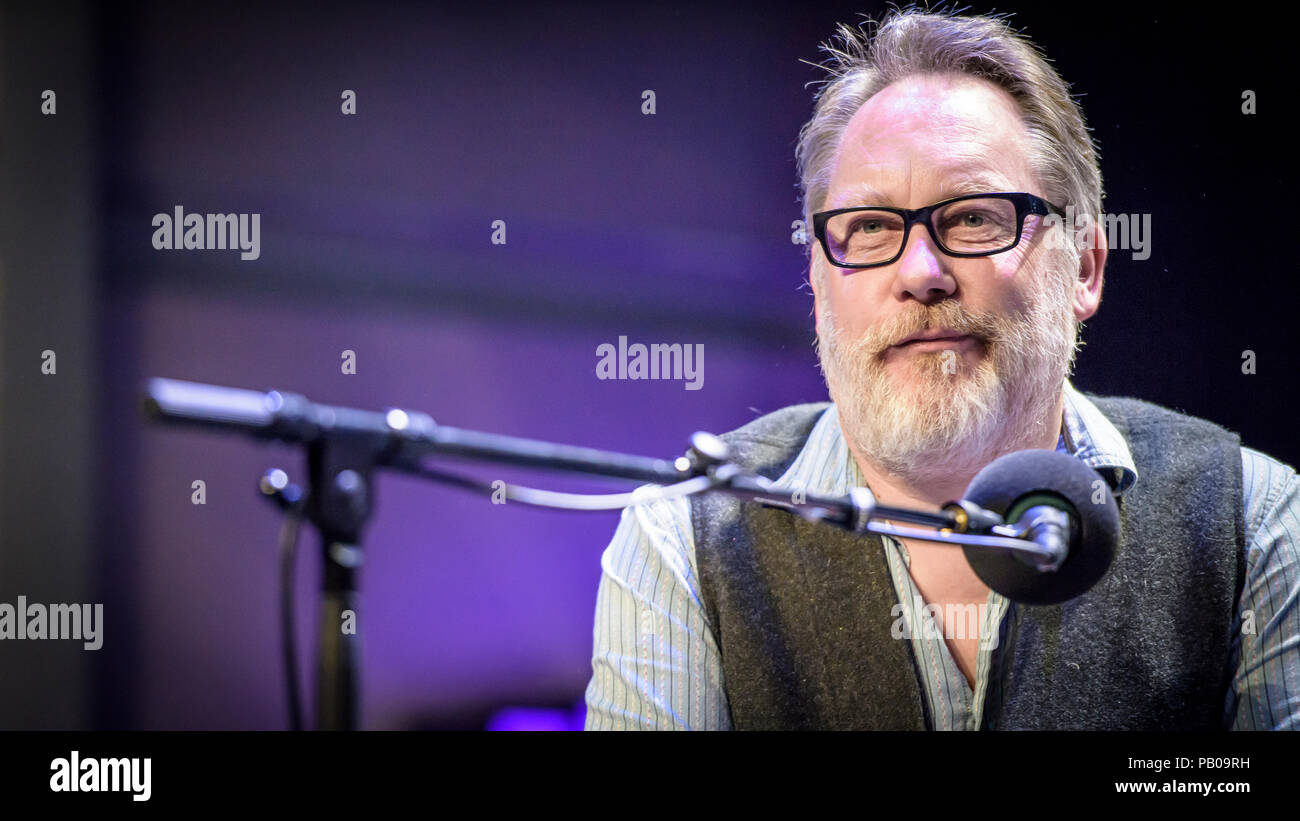 Vic reeves hi-res stock photography and images - Alamy