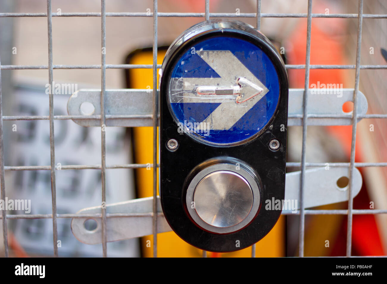 Sydney traffic light button, Traffic light pedestrian crossing buttons ...