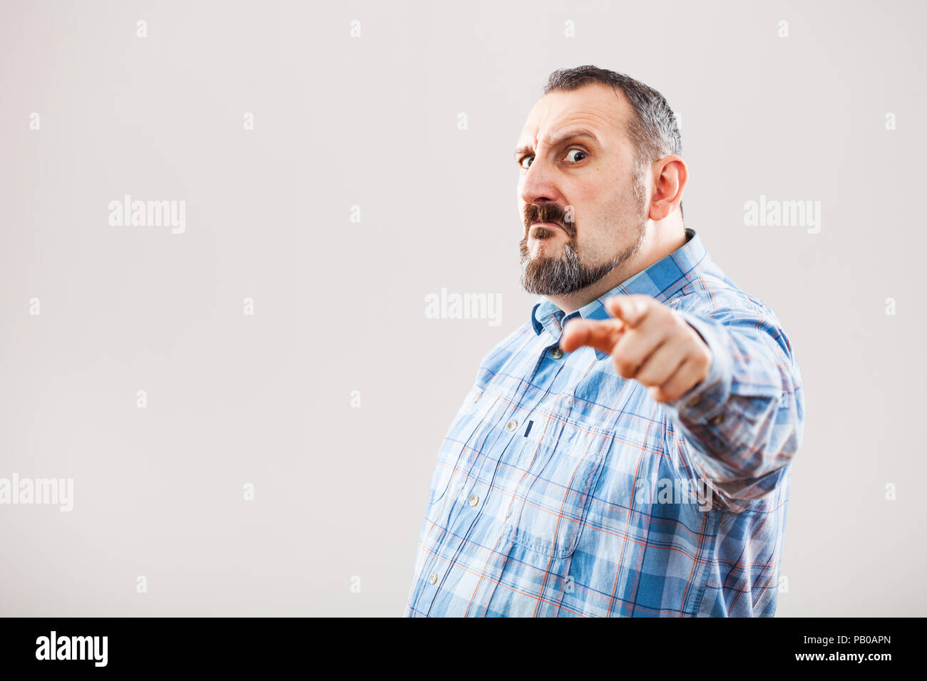Angry man and pointing hi-res stock photography and images - Alamy