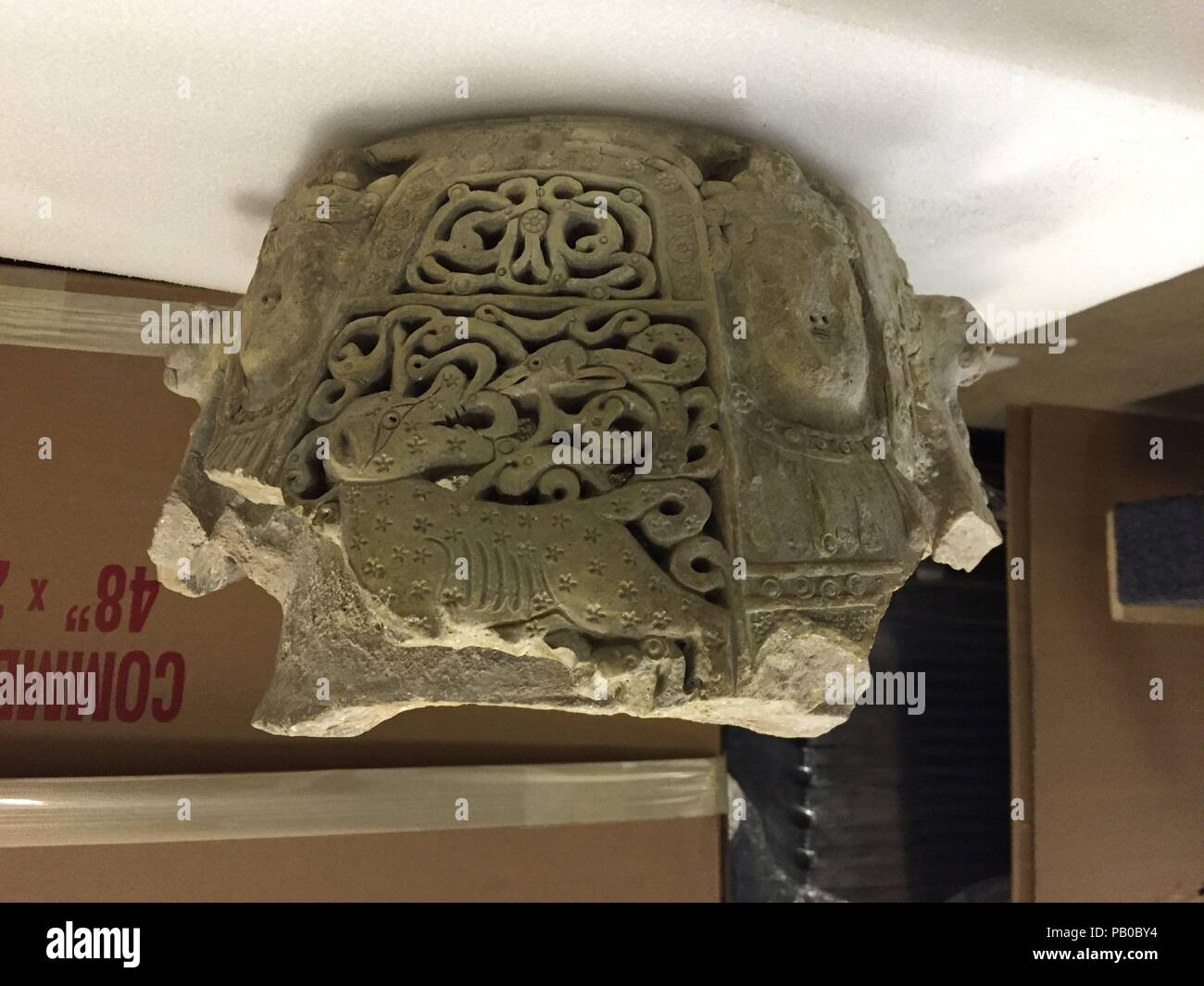 Medieval islamic ceramics hi-res stock photography and images - Alamy