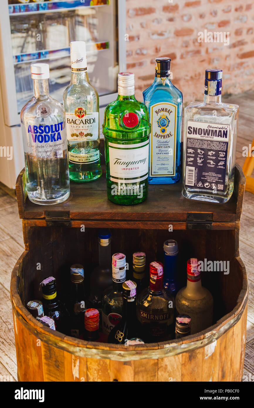 Whisky bottles in a line hi-res stock photography and images - Alamy