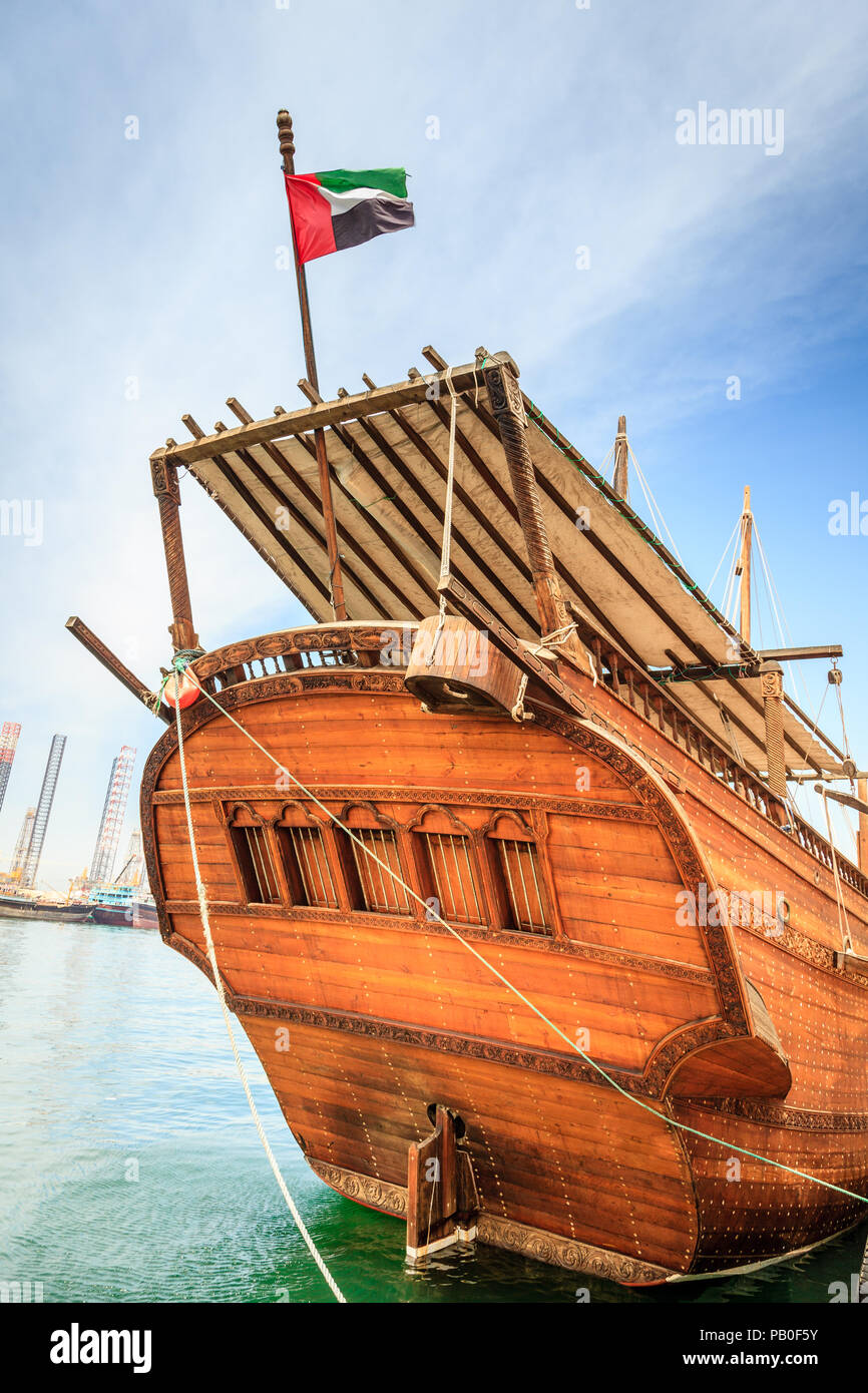 Traditional boat uae hi-res stock photography and images - Alamy