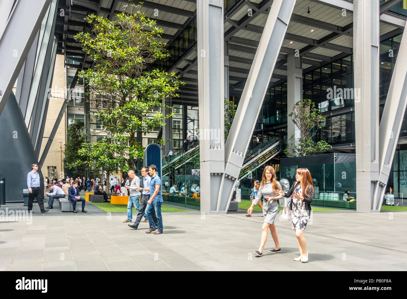 Building atrium reception hi-res stock photography and images - Alamy