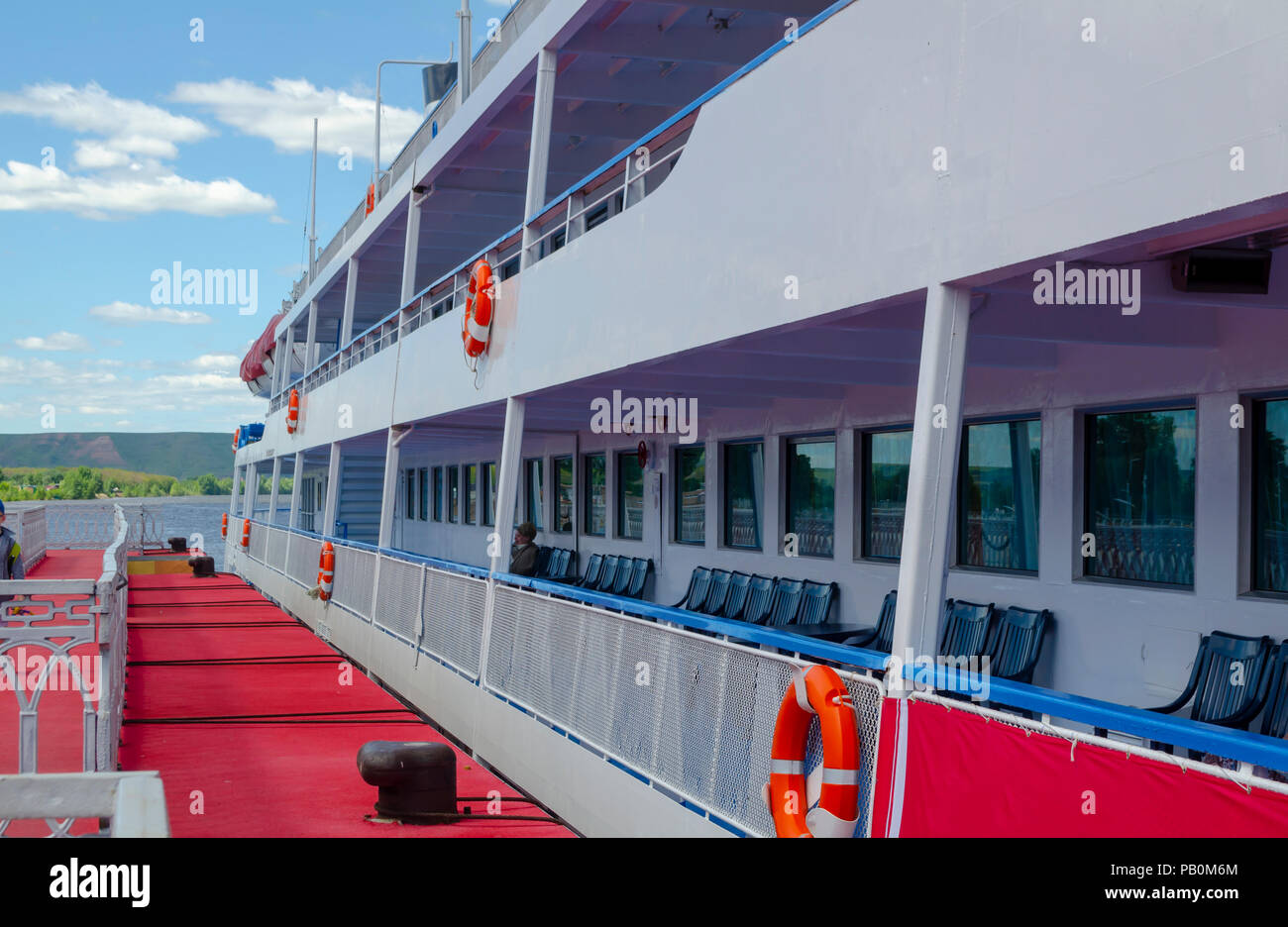 3 deck ship on river jetty waiting new passengers in trip Stock Photo ...