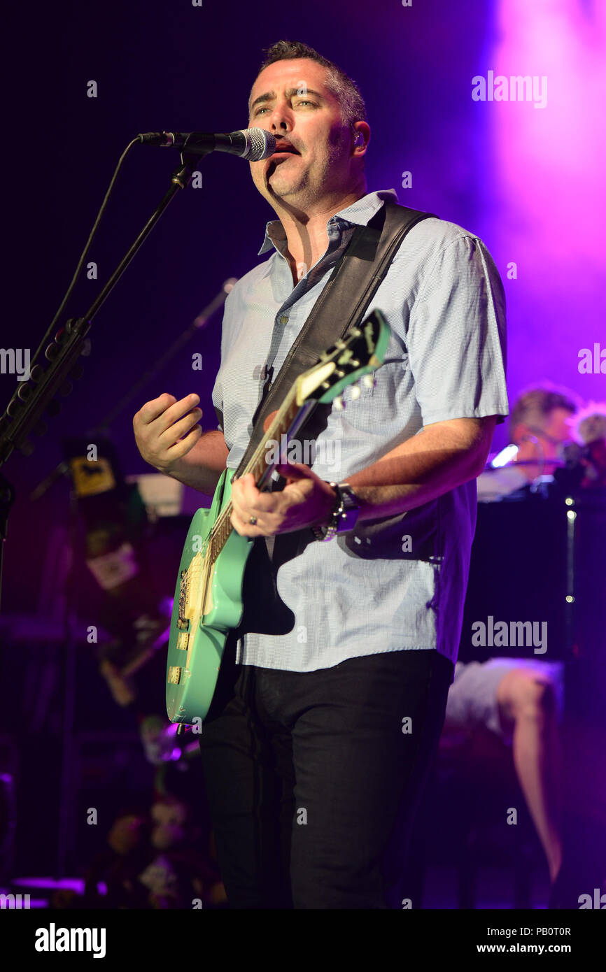 Barenaked ladies ed robertson hi-res stock photography and images - Alamy