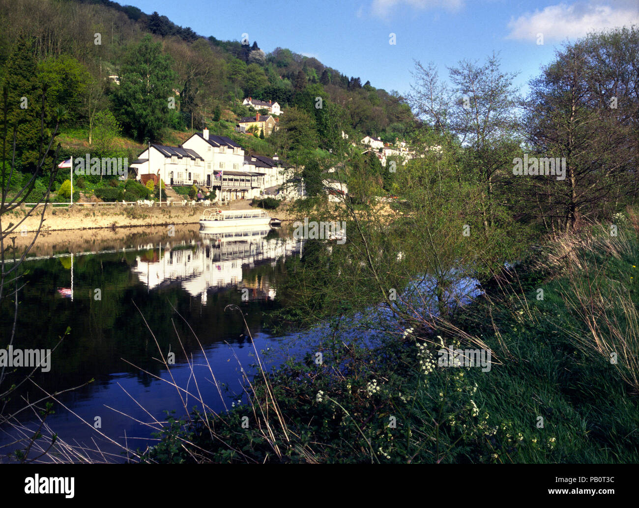 River Wye at Symonds Yat, Riverside Public House, Wye Valley, Forest of ...