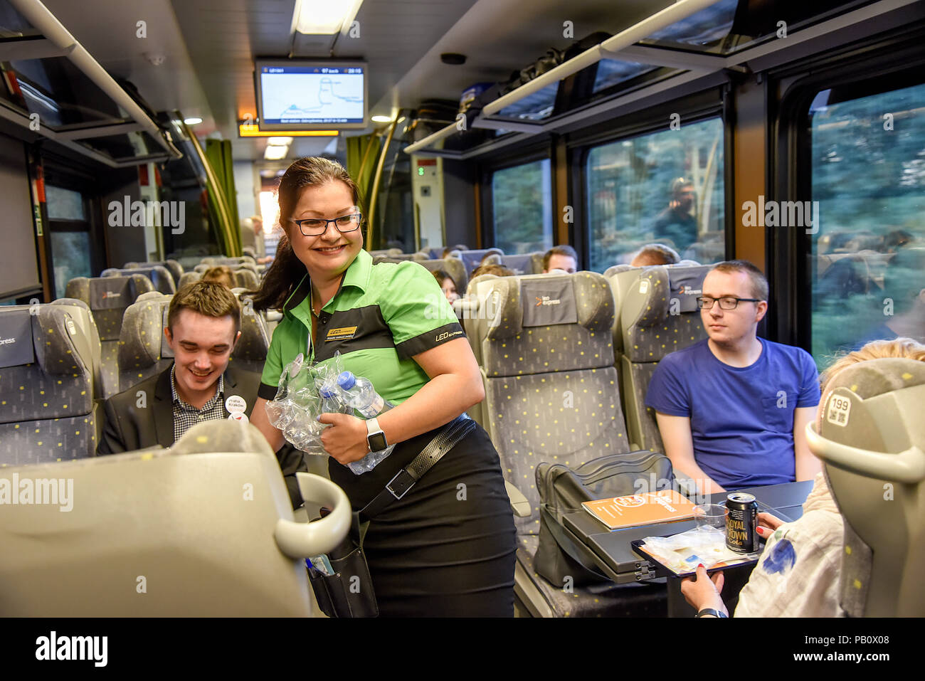 Leo express bus hi-res stock photography and images - Alamy