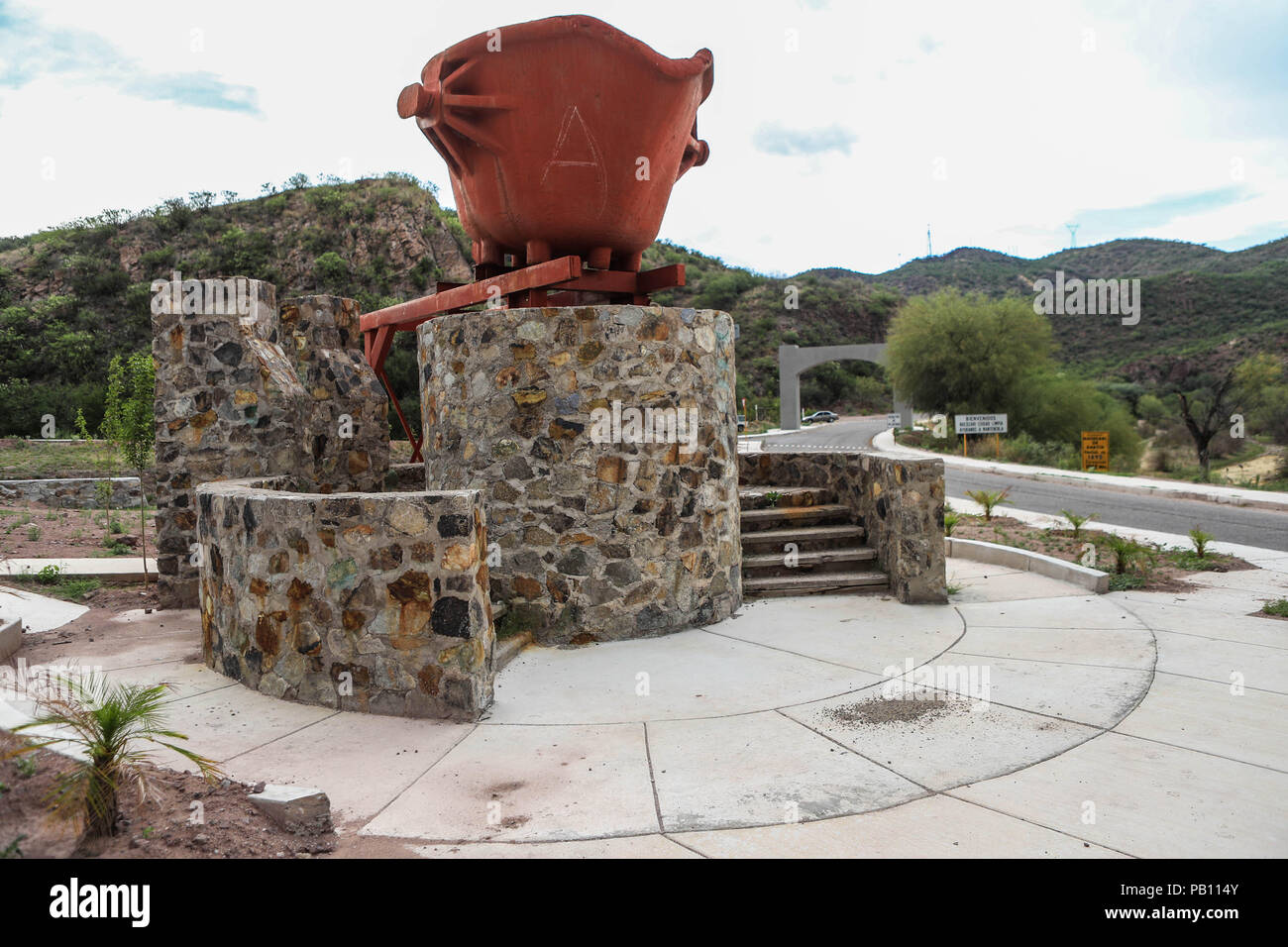 entrada al pueblo de Nacozari de Garcia. Aspectos del municipio de ...