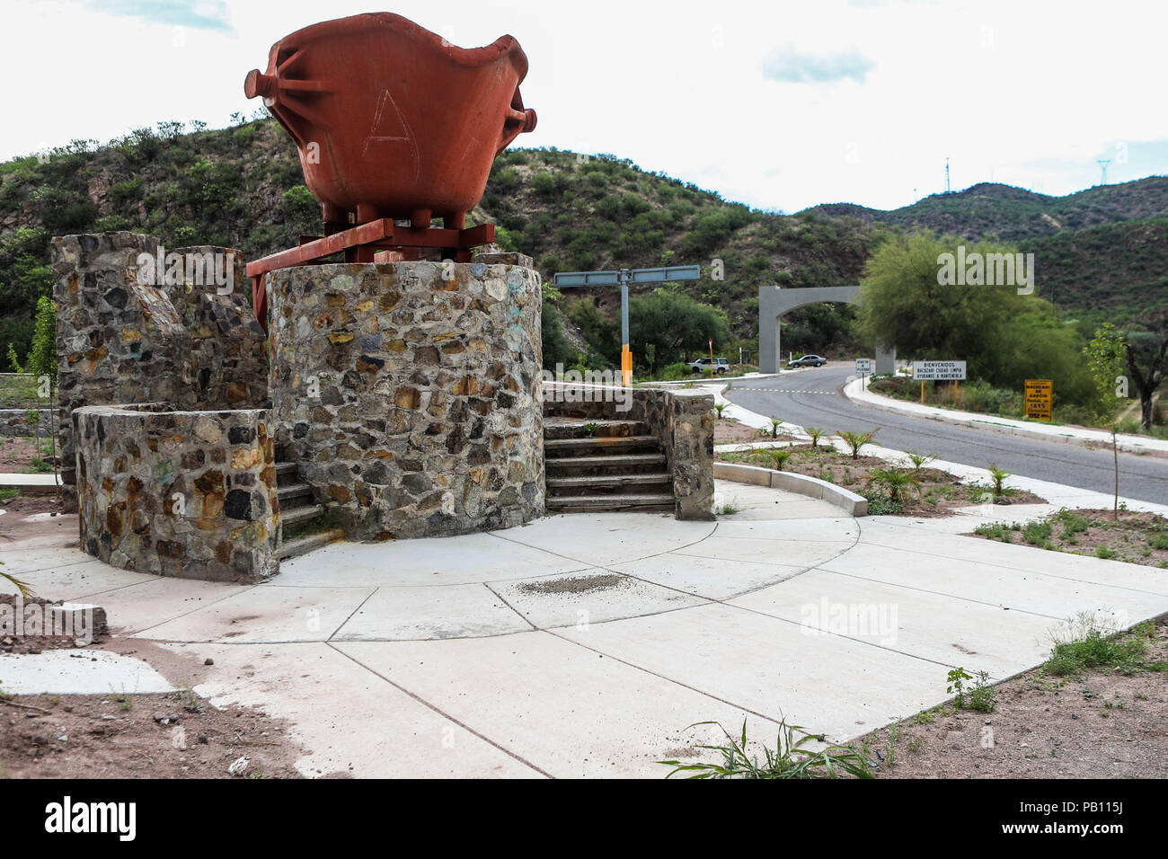 entrada al pueblo de Nacozari de Garcia. Aspectos del municipio de ...