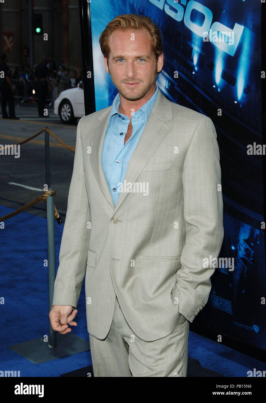 Josh Lucas arriving at the POSEIDON Premiere at the Chinese Theatre in ...