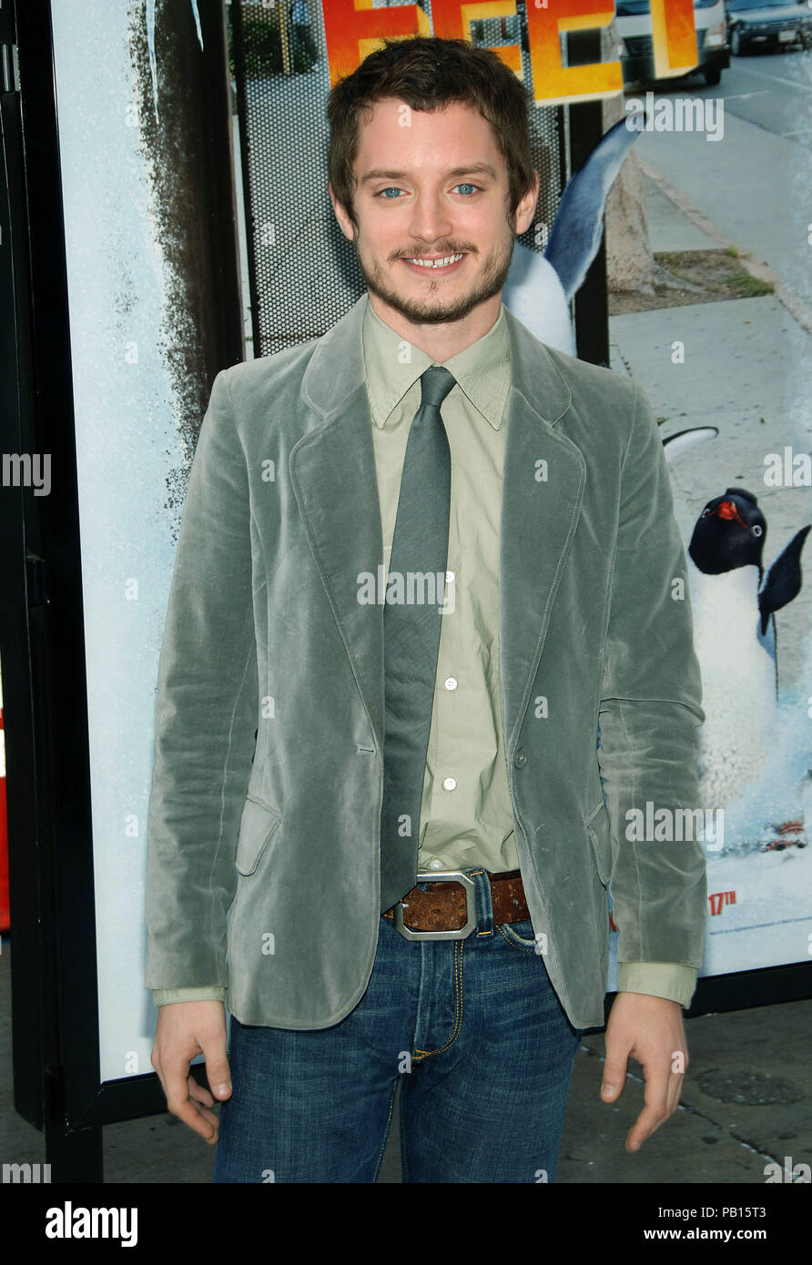 Elijah Wood arriving at The FOUNTAIN Premiere at the Chinese Theatre in ...