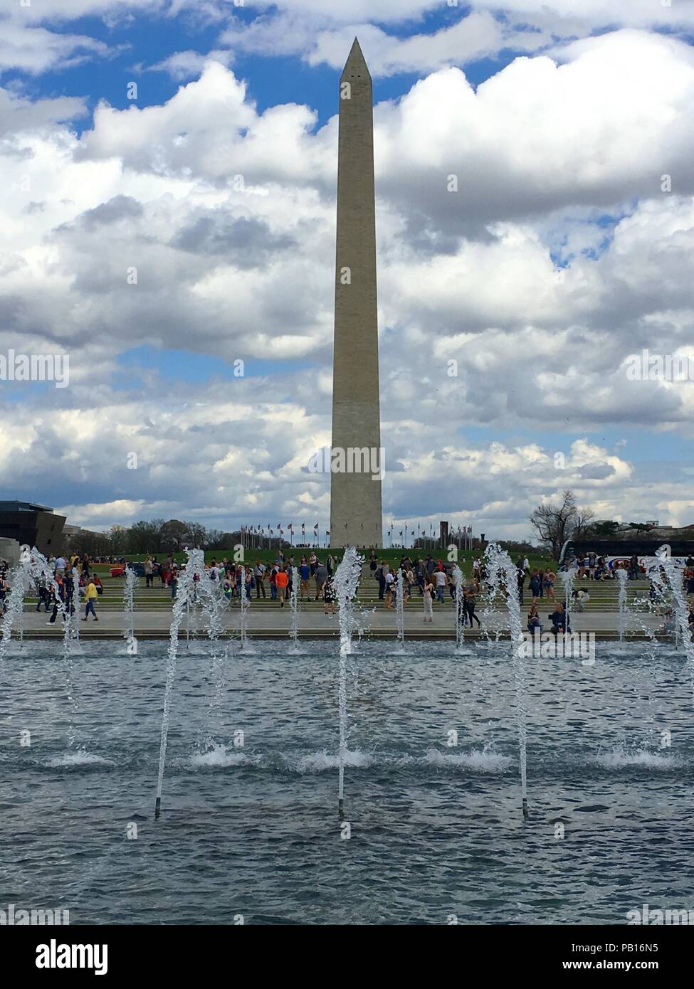 WWII Memorial/ Washington Monument Stock Photo - Alamy
