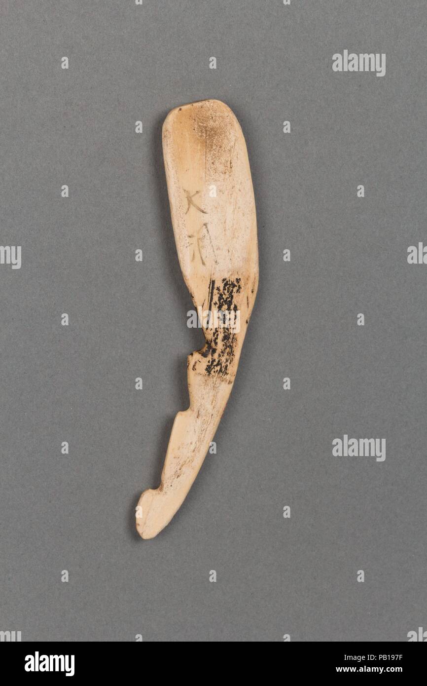 Bone needle paleolithic hi-res stock photography and images - Alamy