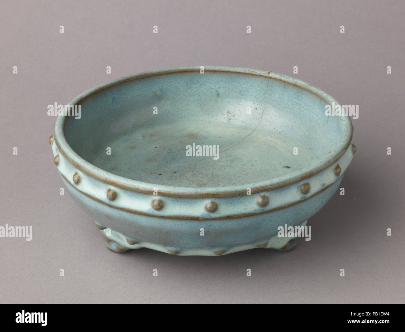 Bulb bowl, Numbered Jun ware. Artist: Chinese , late Yuan to early Ming ...