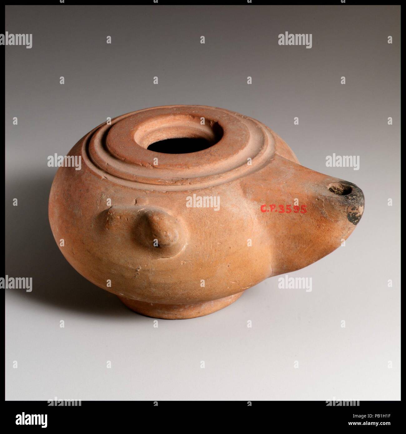 Splayed base hi-res stock photography and images - Alamy