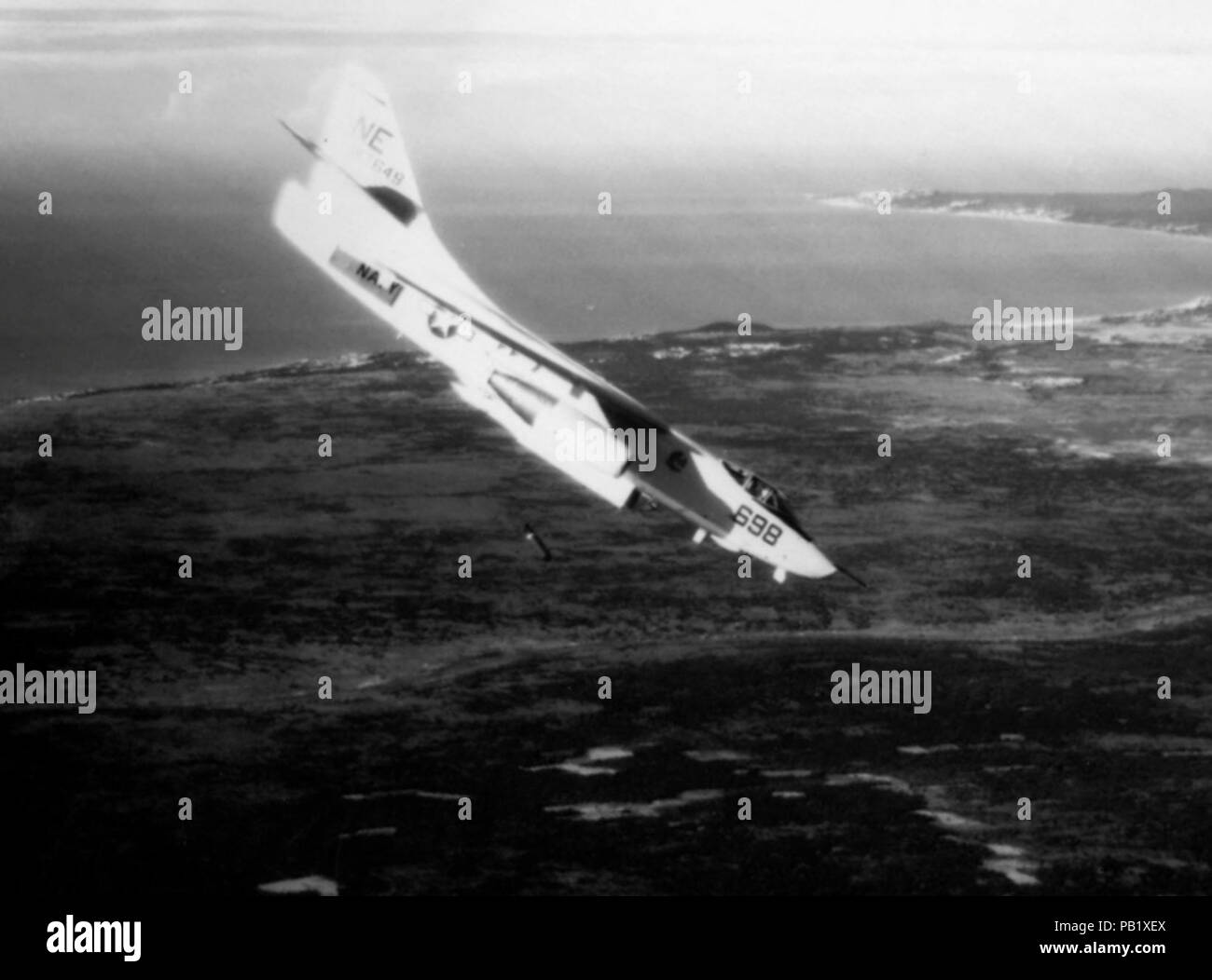 Dropping bomb hi-res stock photography and images - Alamy