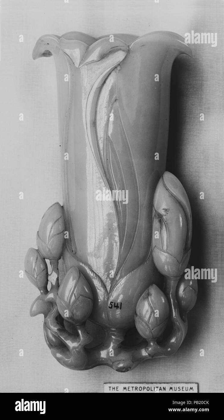 15 cm to 16 cm Black and White Stock Photos & Images - Alamy