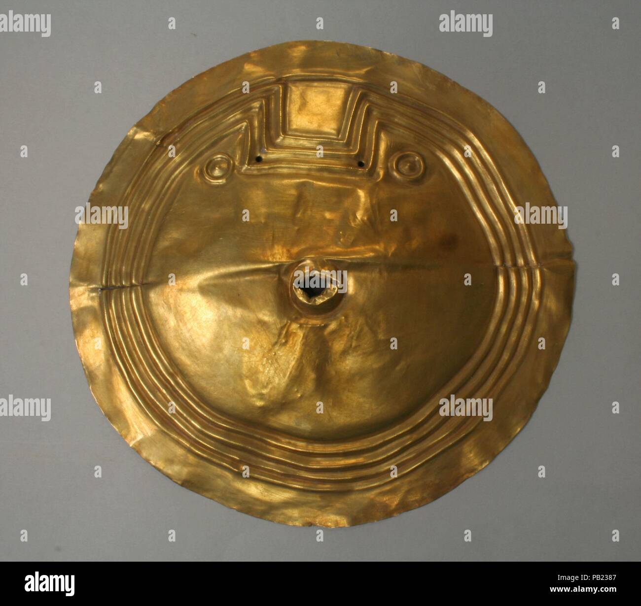 Golden disk in gold museum hi-res stock photography and images - Alamy