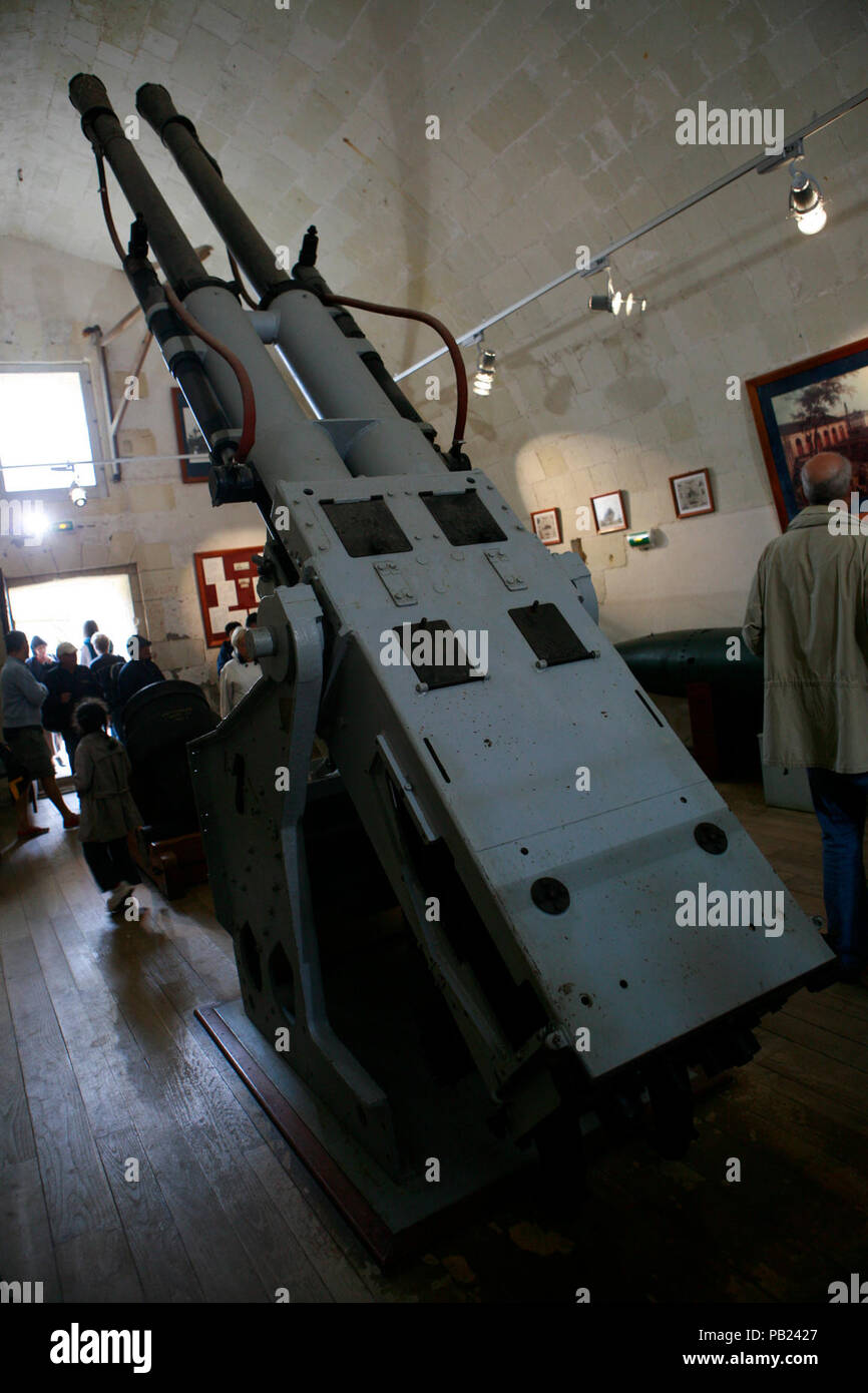 57mm gun hi-res stock photography and images - Alamy
