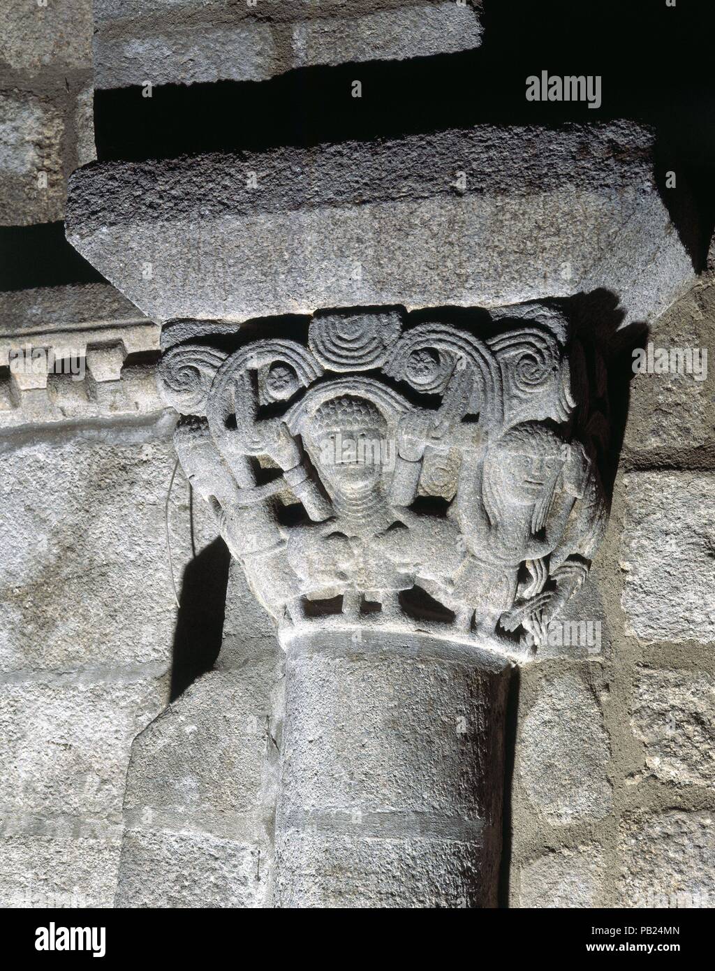 CAPITEL ROMANICO DE LA CATEDRAL DE TUY. Location: CATEDRAL, TUY ...