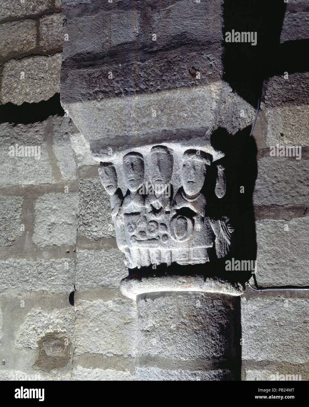 CAPITEL ROMANICO DE LA CATEDRAL DE TUY. Location: CATEDRAL, TUY ...