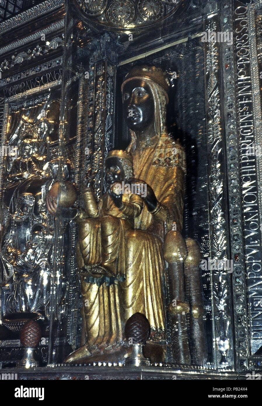 Virgen montserrat hi-res stock photography and images - Alamy