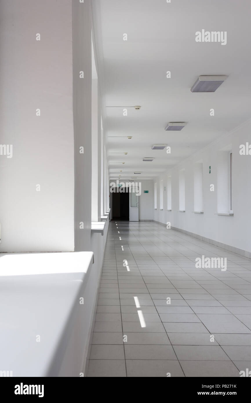 Long white corridor hi-res stock photography and images - Alamy